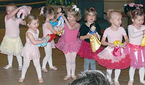 Girls and dolls | Wisconsin Jewish Chronicle - Wisconsin Jewish Chronicle